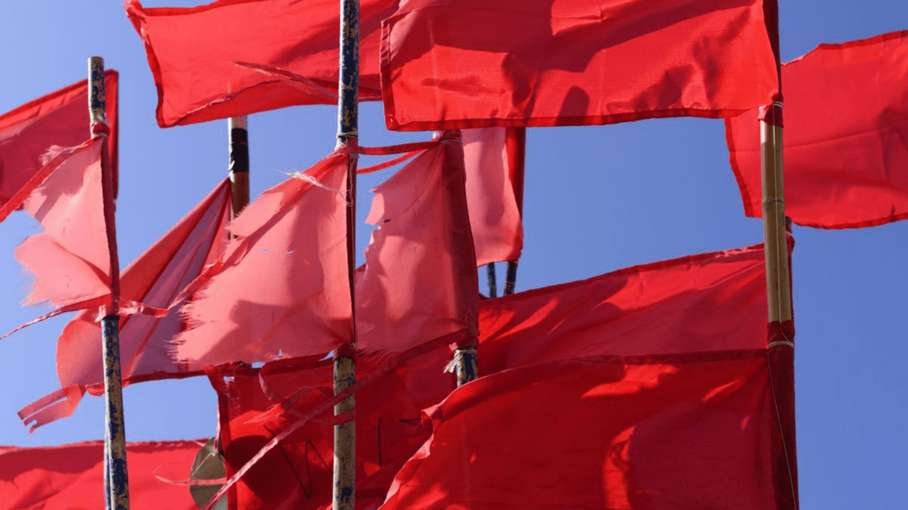 4 Red Flags to Watch Out for When Meeting Her Family